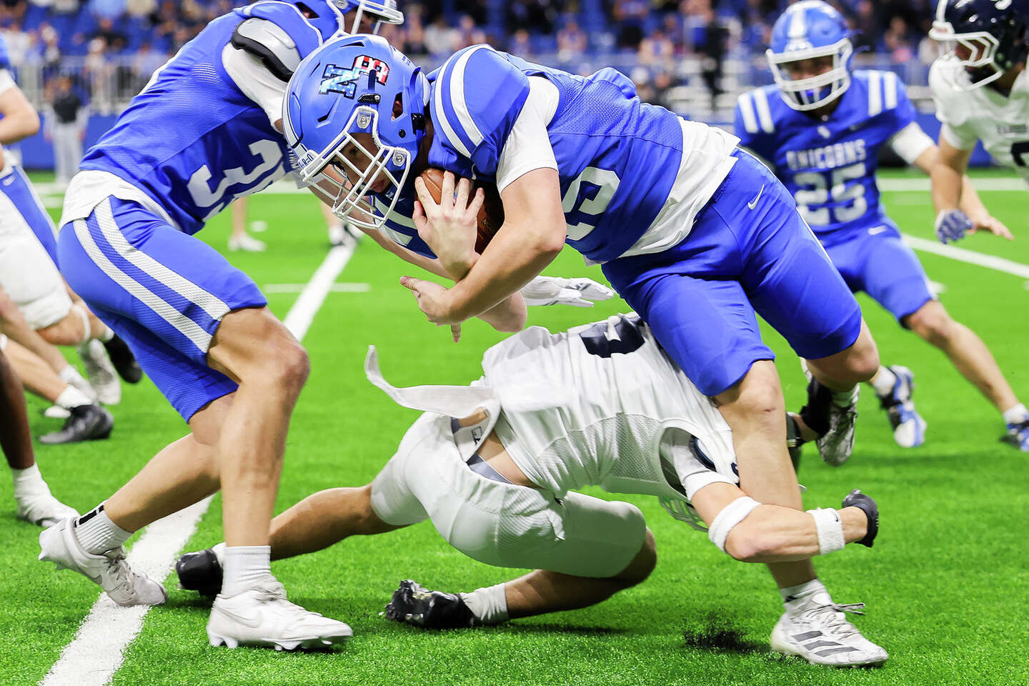 Smithson Valley football blanks Unicorns to reach state semifinals