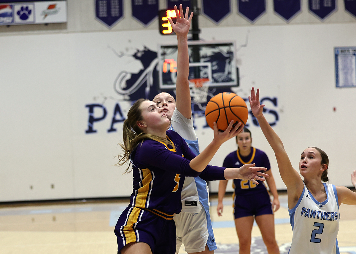 CM strikes early, routs Jersey in MVC girls basketball