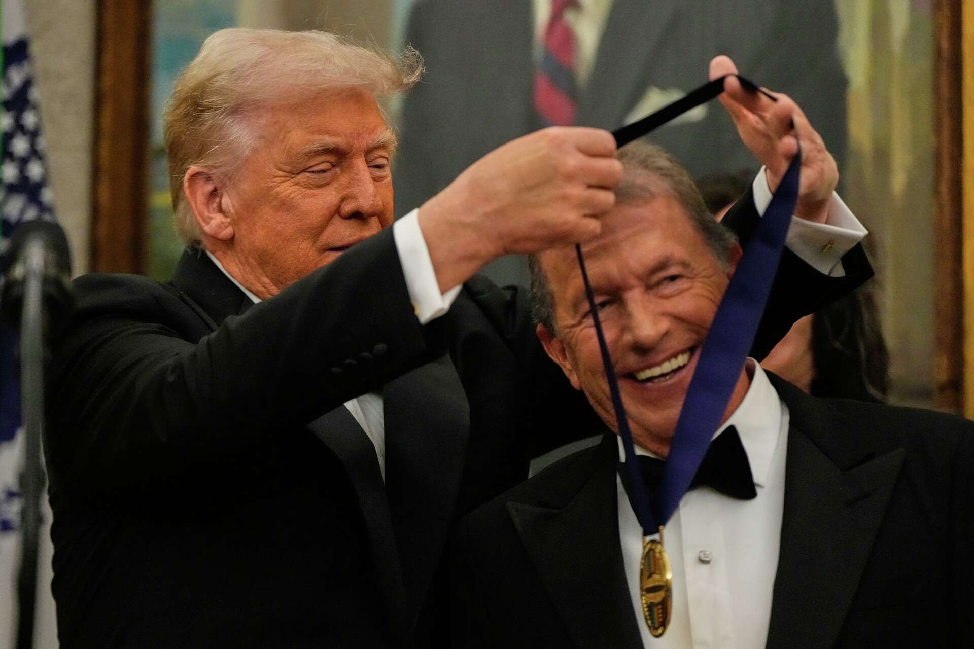 Trump awards medals to the Kennedy Center honorees in an Oval Office ...