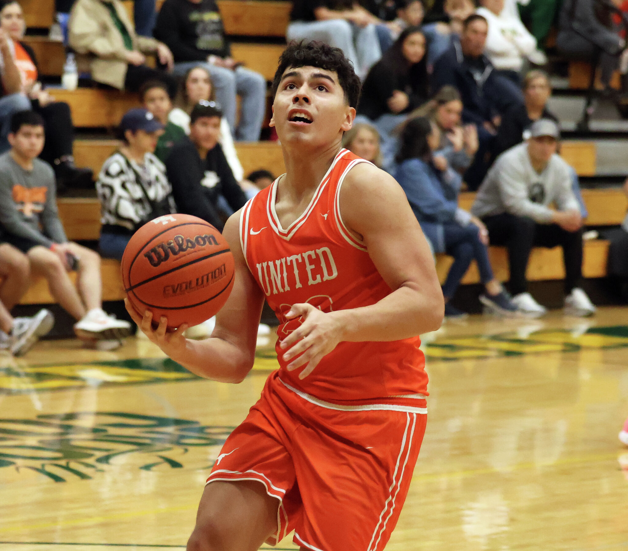 Marroquin's 32 leads United to OT victory, Border Olympics Gold title