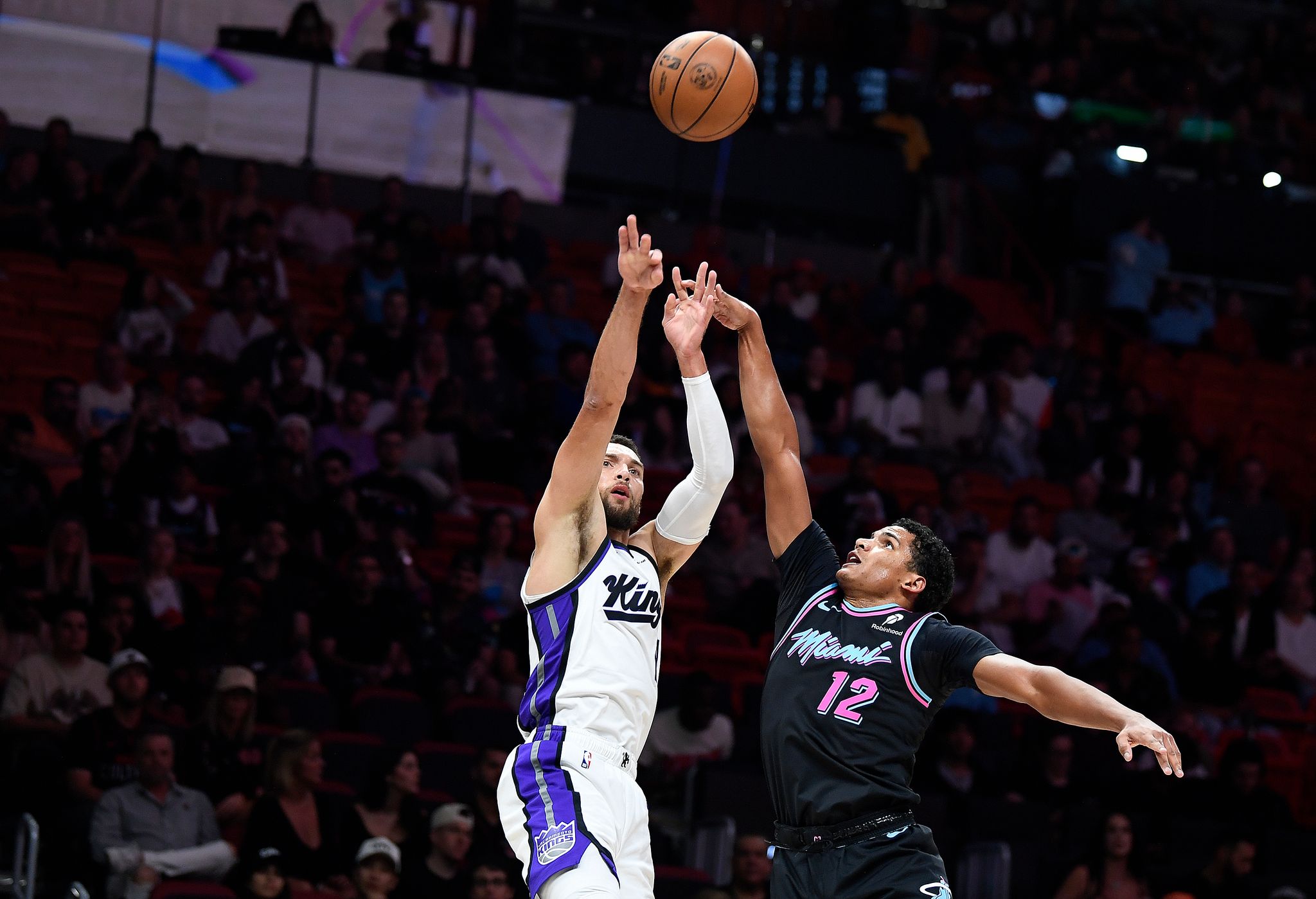 Zach LaVine scores 42, Kings top Heat 127-111 to snap four-game slide