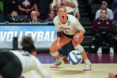 NCAA volleyball tournament: Texas A&M vs Louisville Sweet 16 preview
