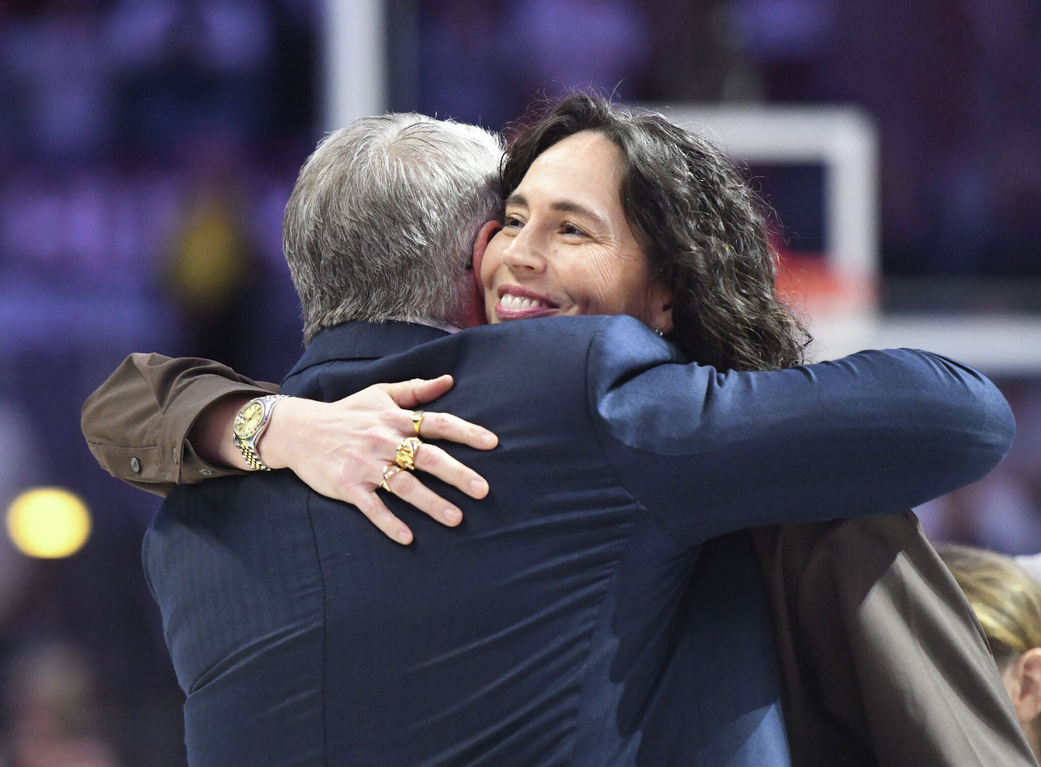 Former UConn stars talk Sue Bird at her jersey retirement ceremony