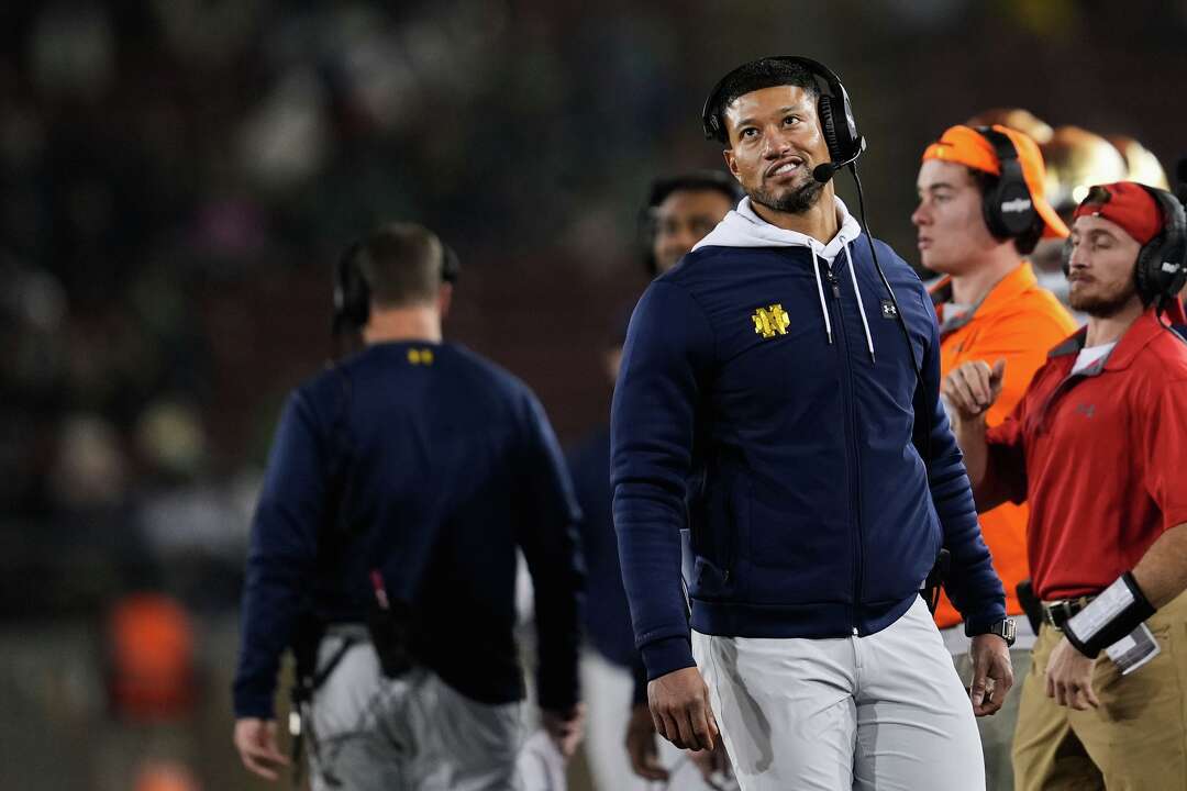 Notre Dame falls in CFP rankings again, gets left out of playoff while ...