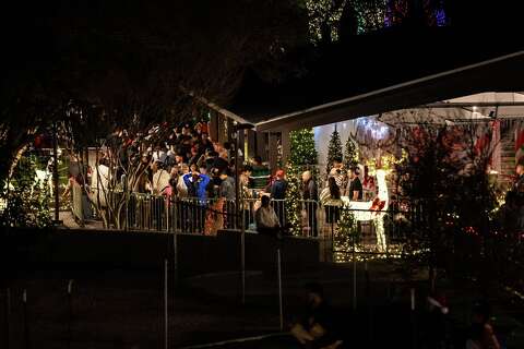 Round Rock gathers to Light Up the Lake
