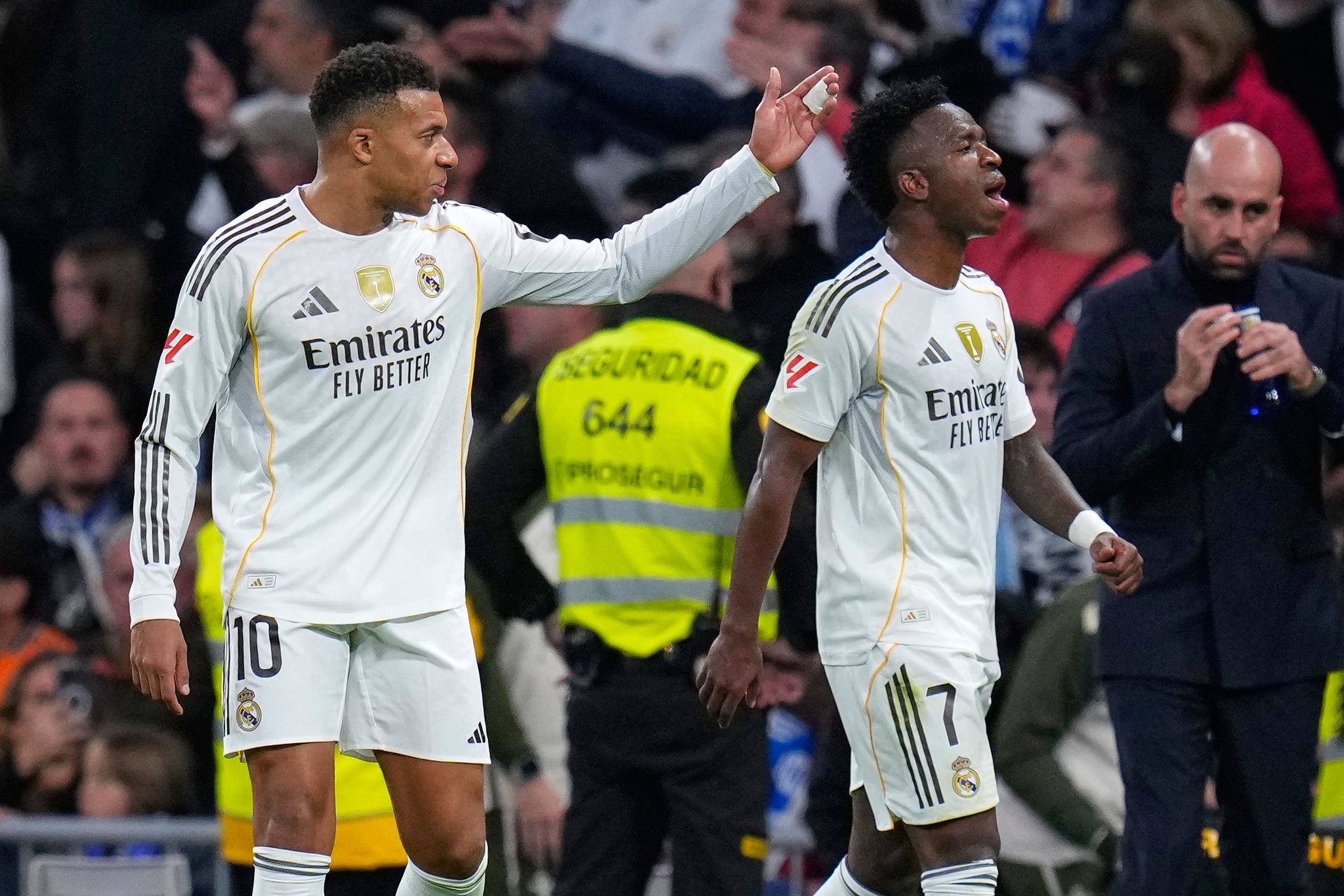 Nine-man Real Madrid loses at home for the 1st time this season