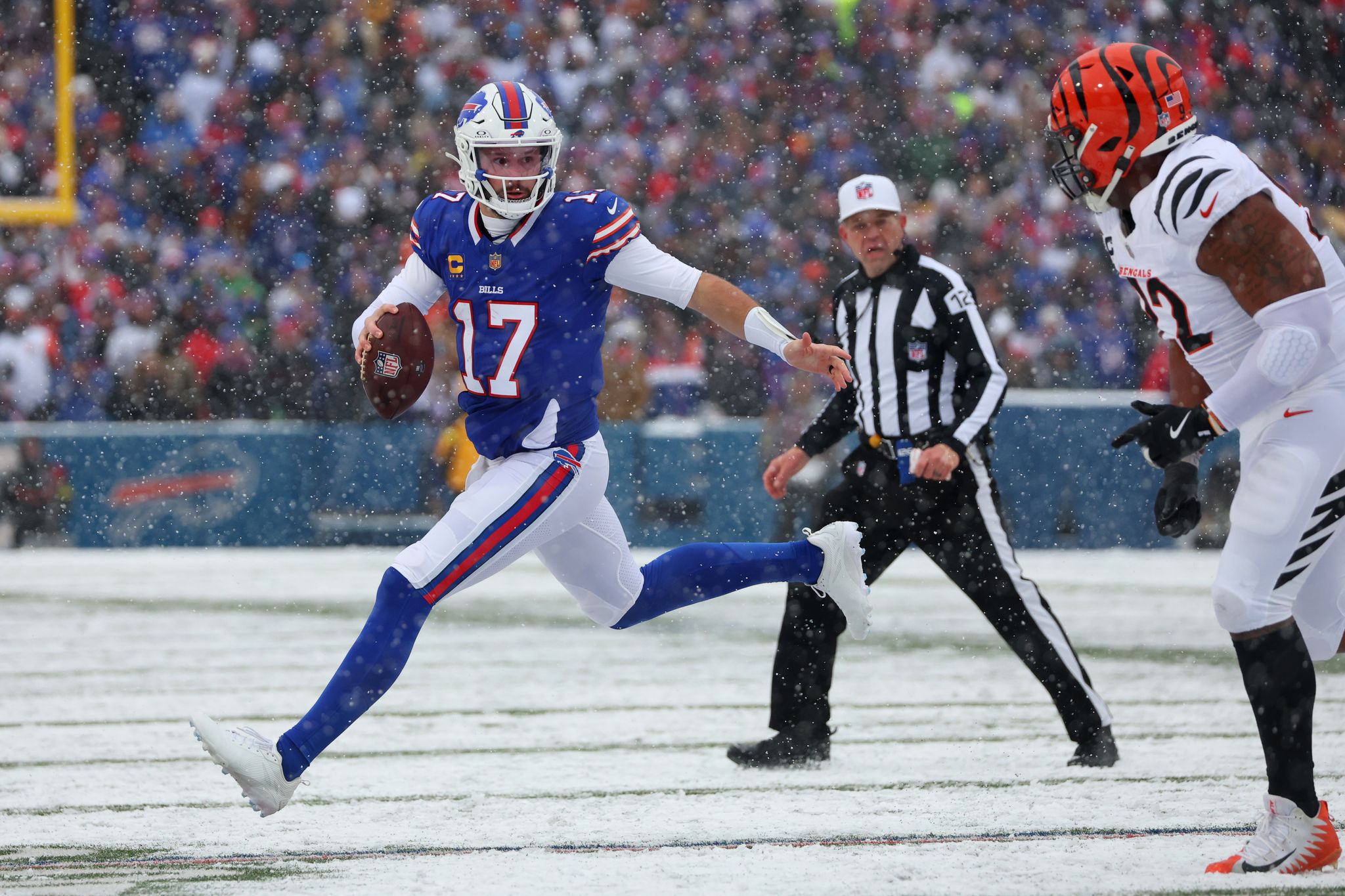 Josh Allen's 4 TDs and Christian Benford's pick-6 lead Bills in 39-34 ...