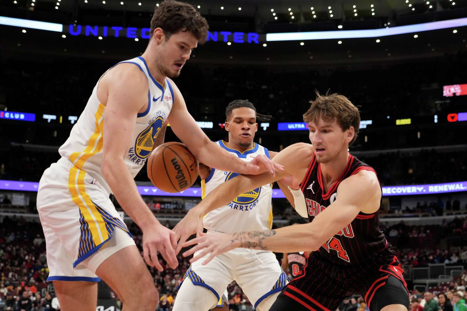 Butler returns to help Warriors end trip with second win in row