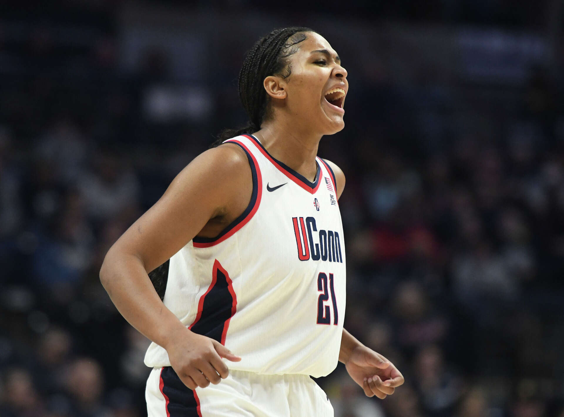 Sarah Strong lead UConn women's basketball team vs. USC