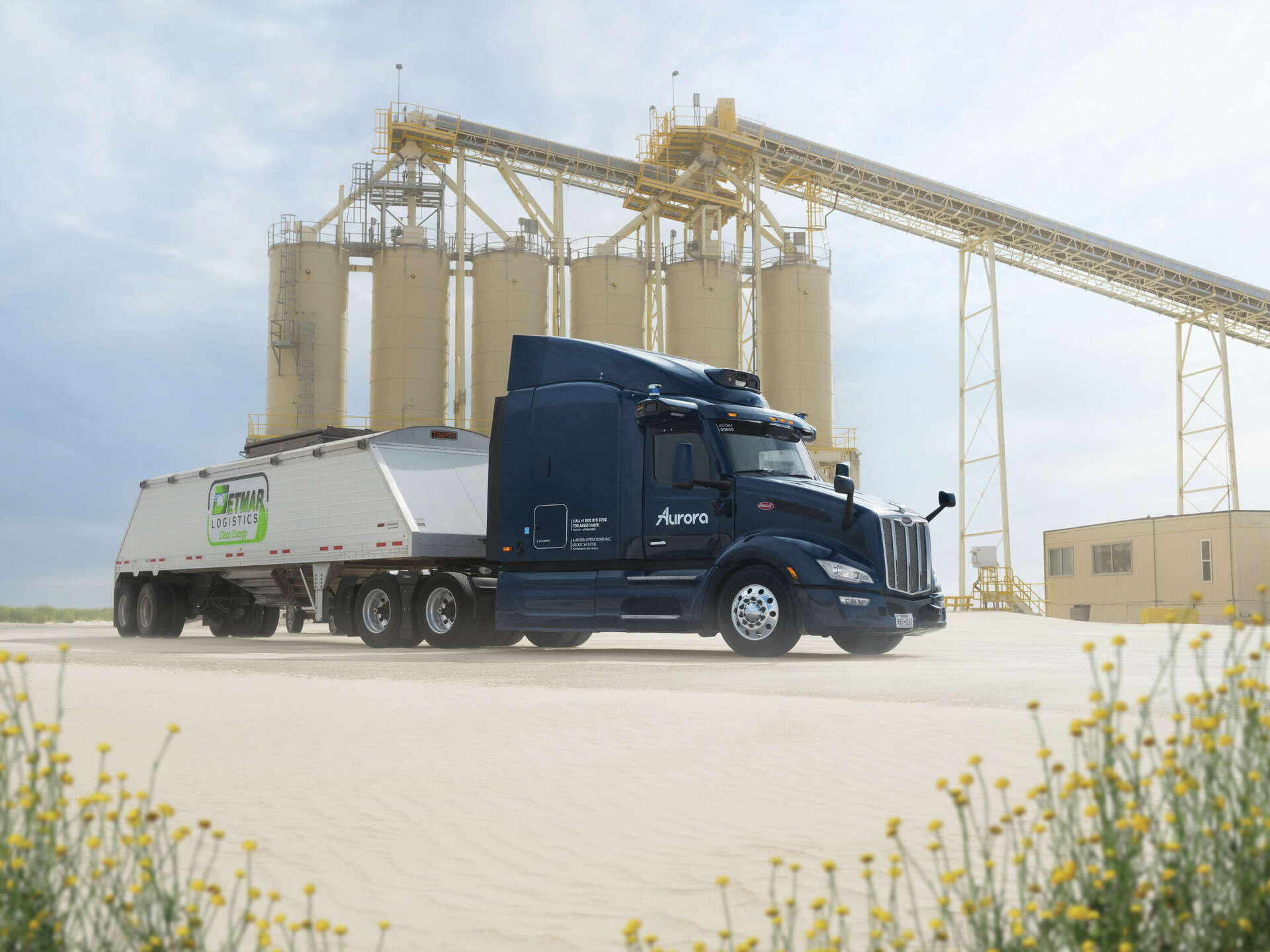 Driverless trucks to deliver sand using public roads
