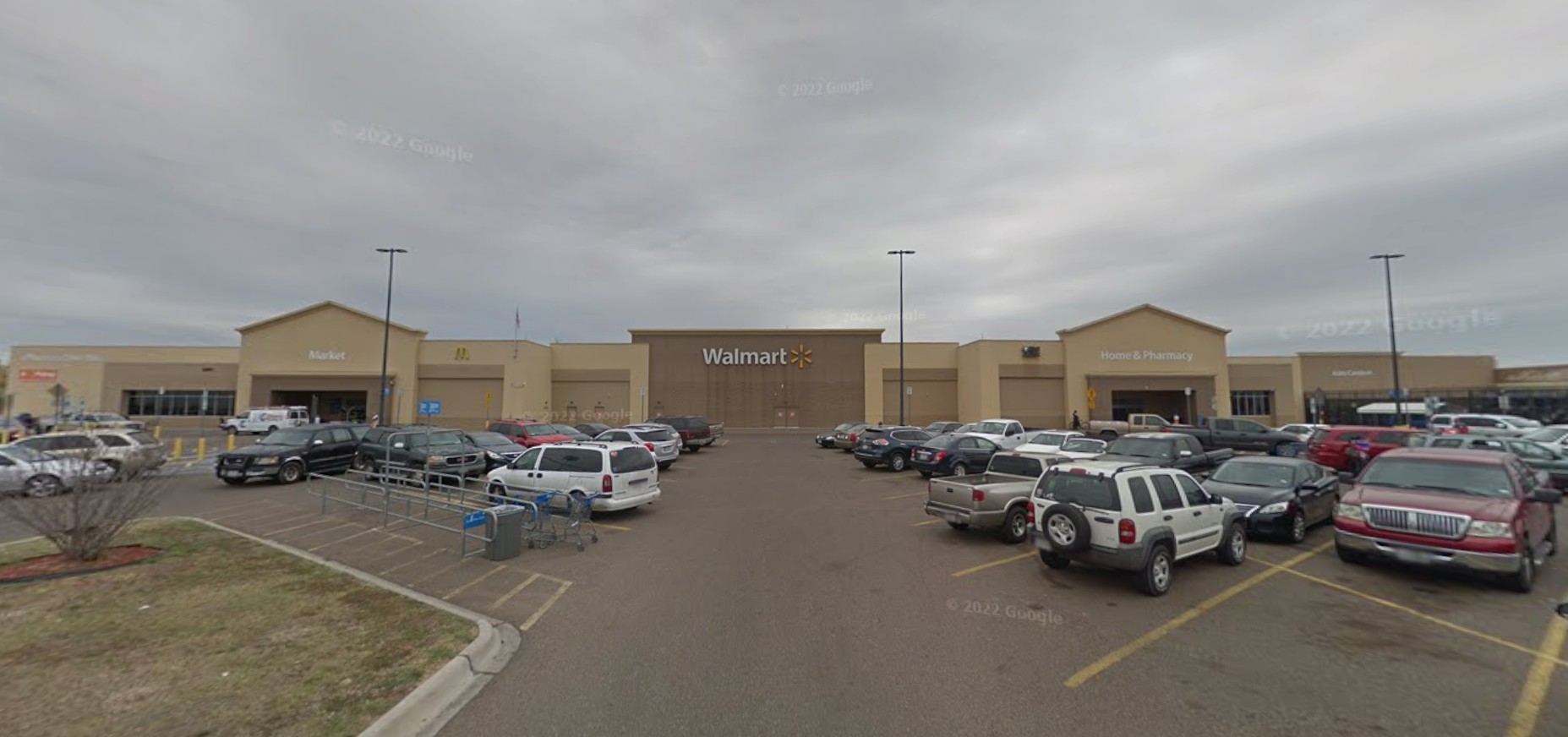 LPD: Two arrested after south Laredo Walmart theft, vehicle pursuit