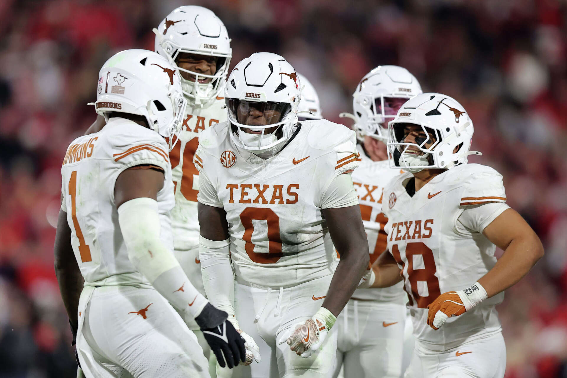 Texas LB Anthony Hill declares for NFL Draft with first-round grade