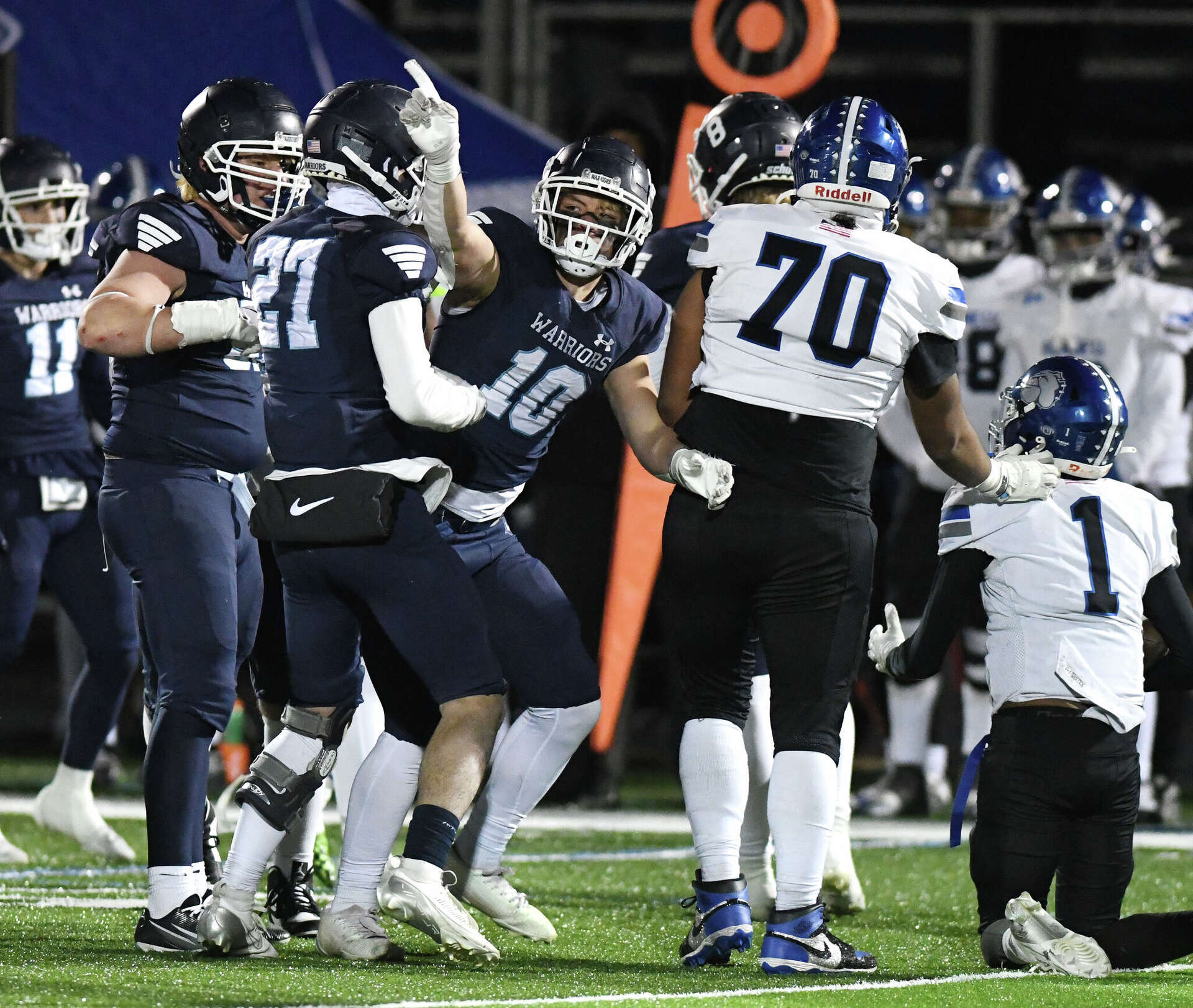 Bunnell football fights off Wilton in CIAC Class MM semifinals