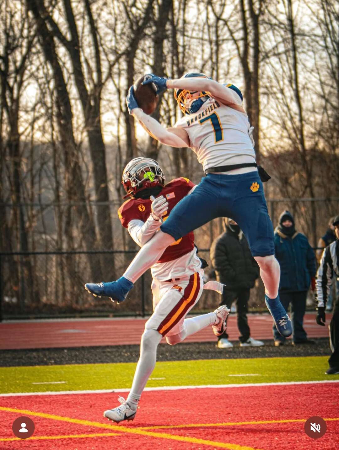 Brookfield football advances to CIAC Class M final, tops St. Joseph