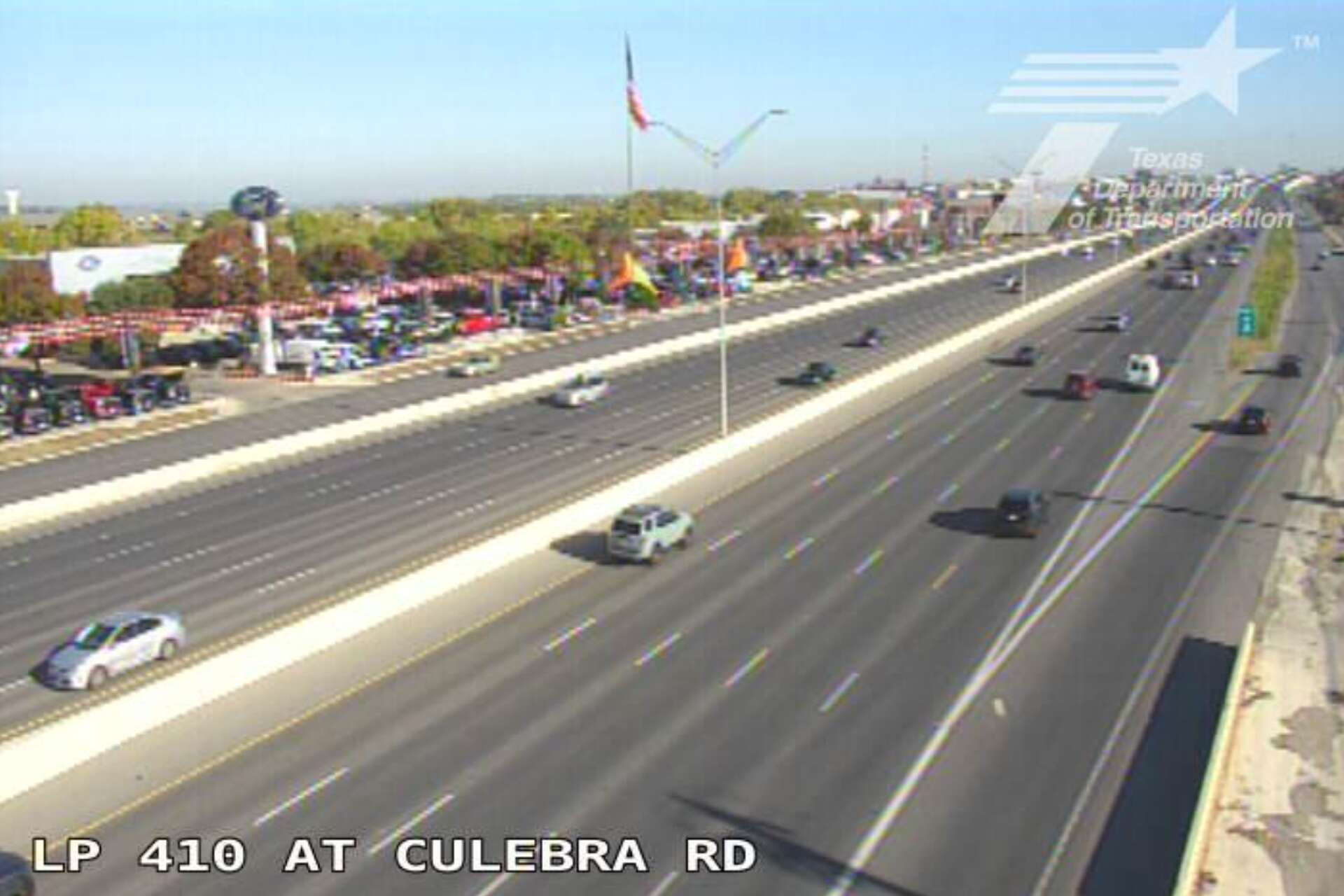 Deadly crash shuts down Culebra Road in San Antonio