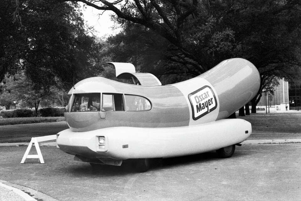 Oscar Mayer Wienermobile jobs: Apply by Jan. 31, 2026