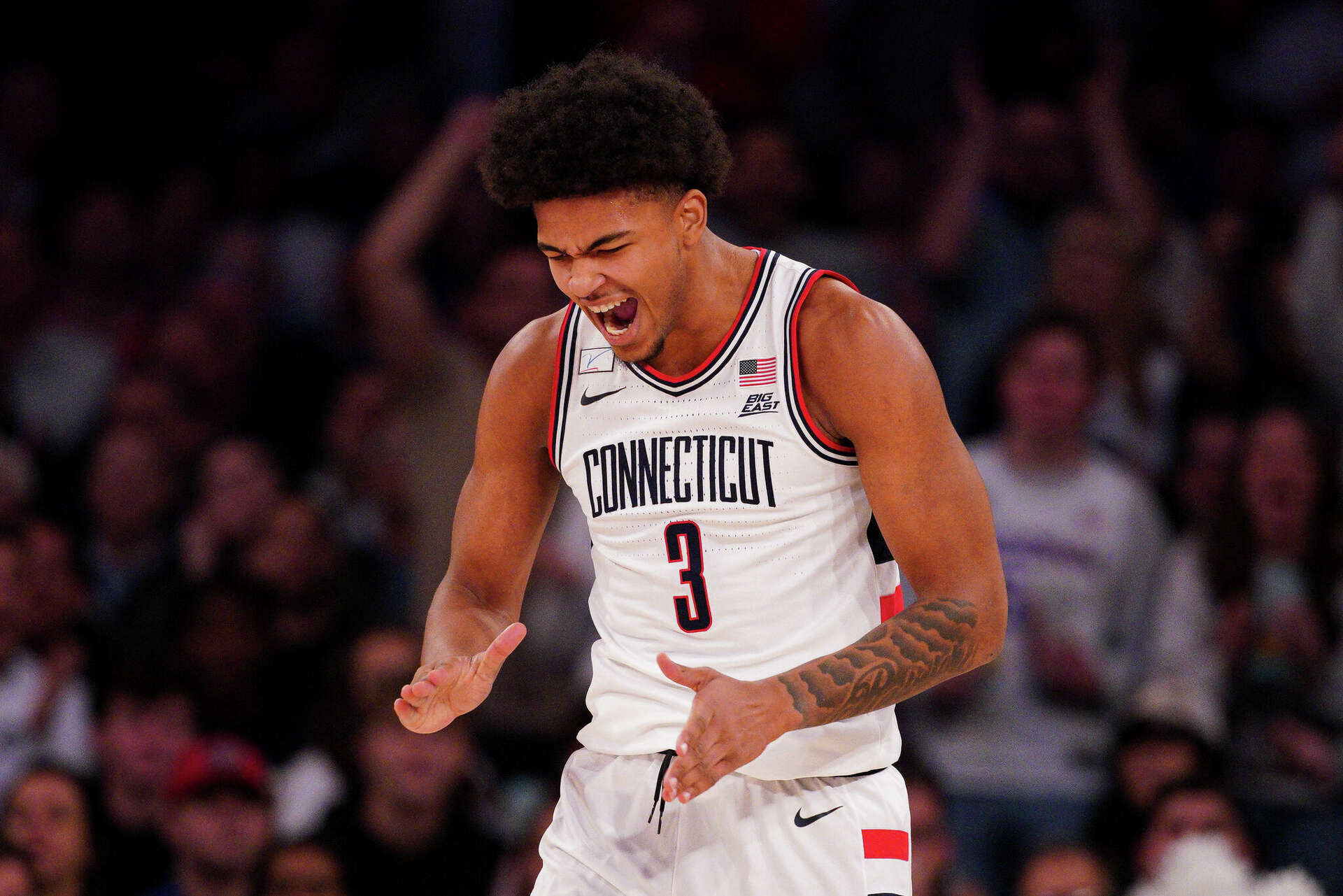 Recap: UConn beats Florida 77-73 in Jimmy V Classic at MSG