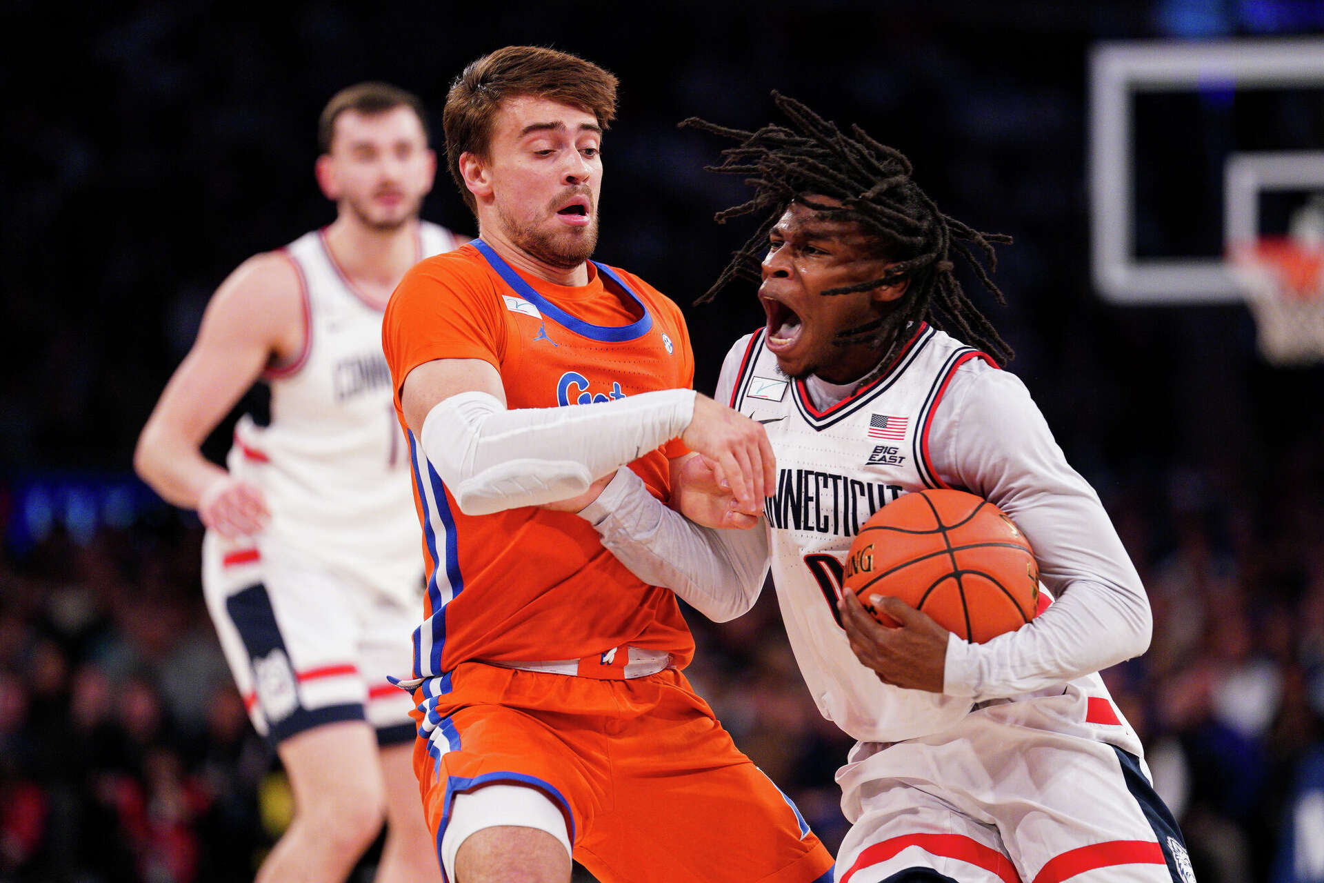 Recap: UConn beats Florida 77-73 in Jimmy V Classic at MSG