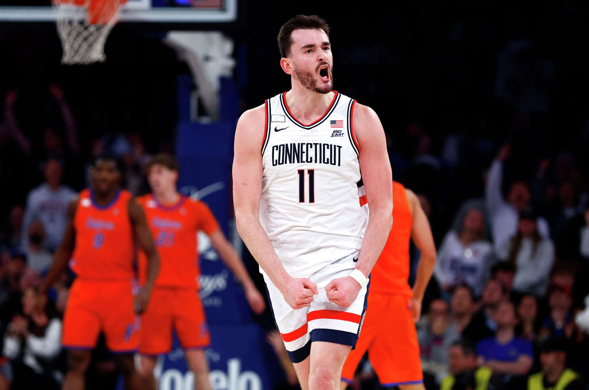 Recap: UConn beats Florida 77-73 in Jimmy V Classic at MSG