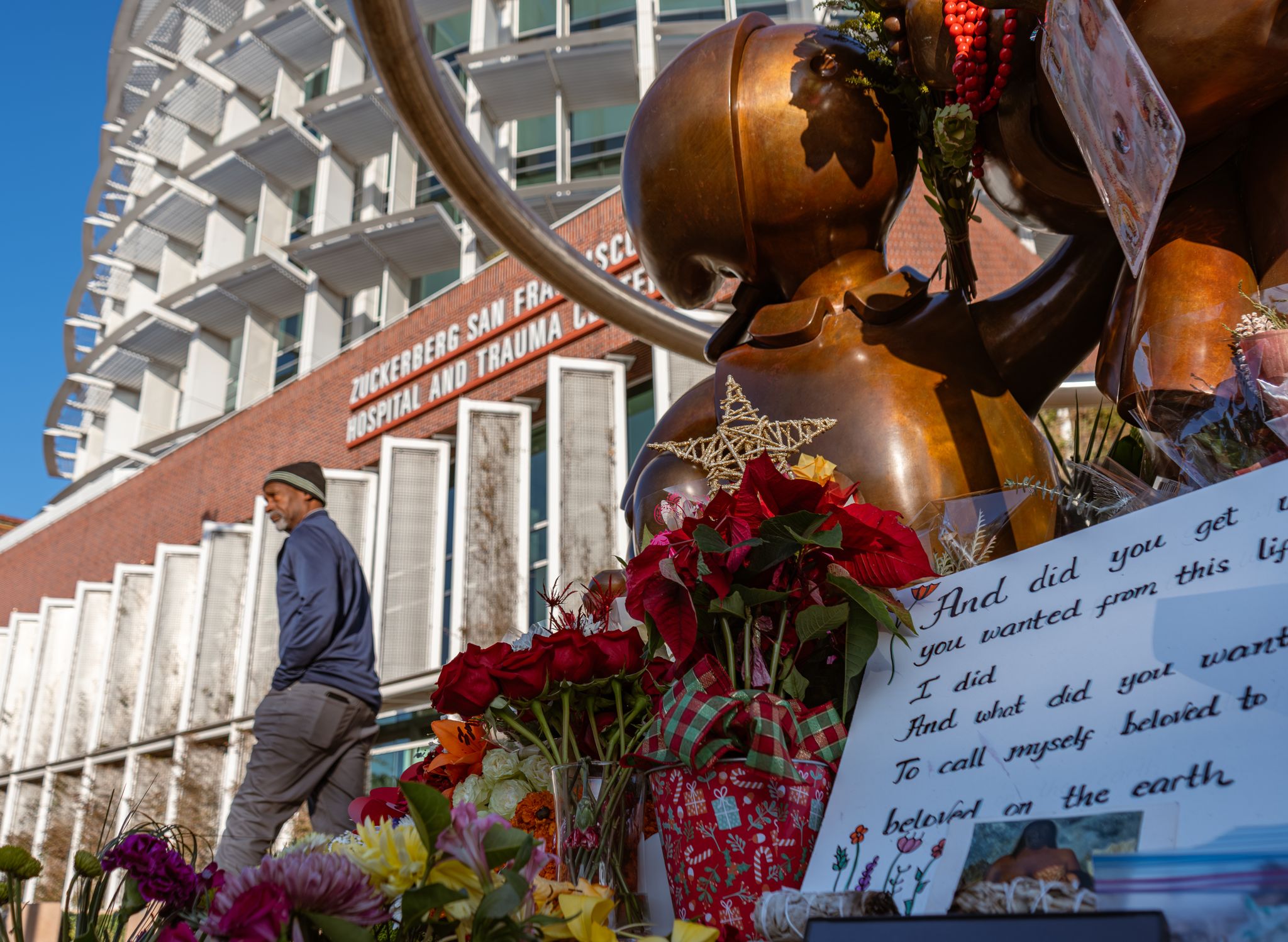 SF: Photos: Mourners Leave Flowers, Momentos Outside Zsfgh At Memorial ...
