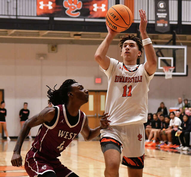 Edwardsville boys basketball hosts Belleville West in league action
