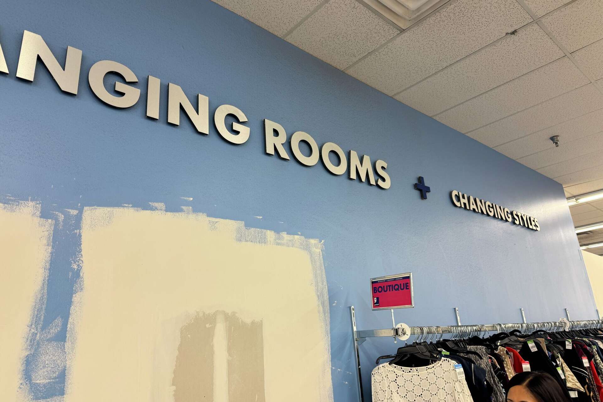 Houston thrifters stunned by Goodwill’s new fitting room policy