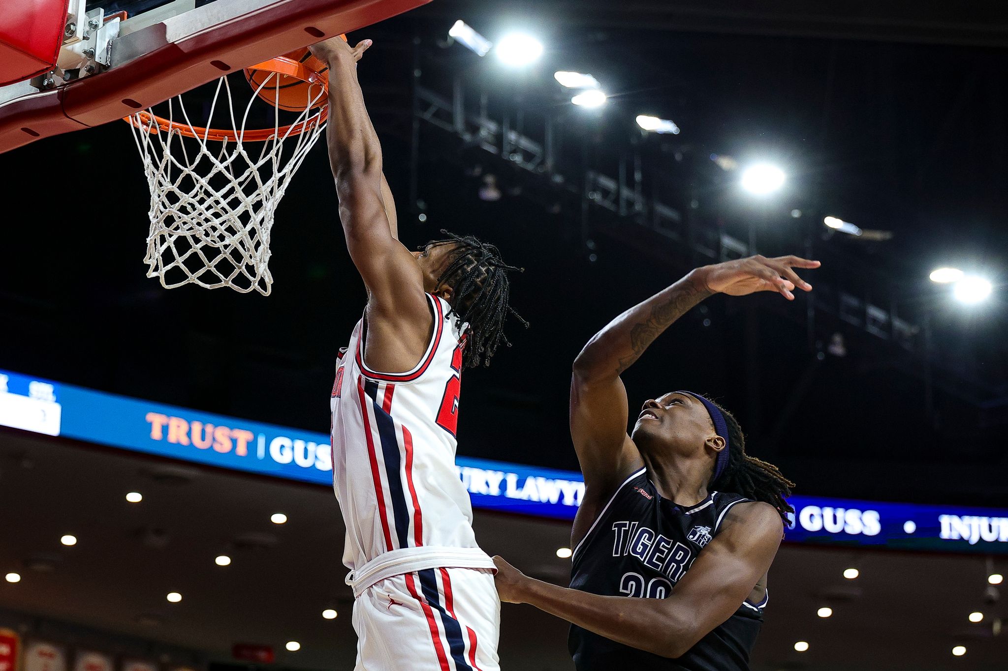 Emanuel Sharp scores 23, No. 7 Houston beats Jackson State 80-38