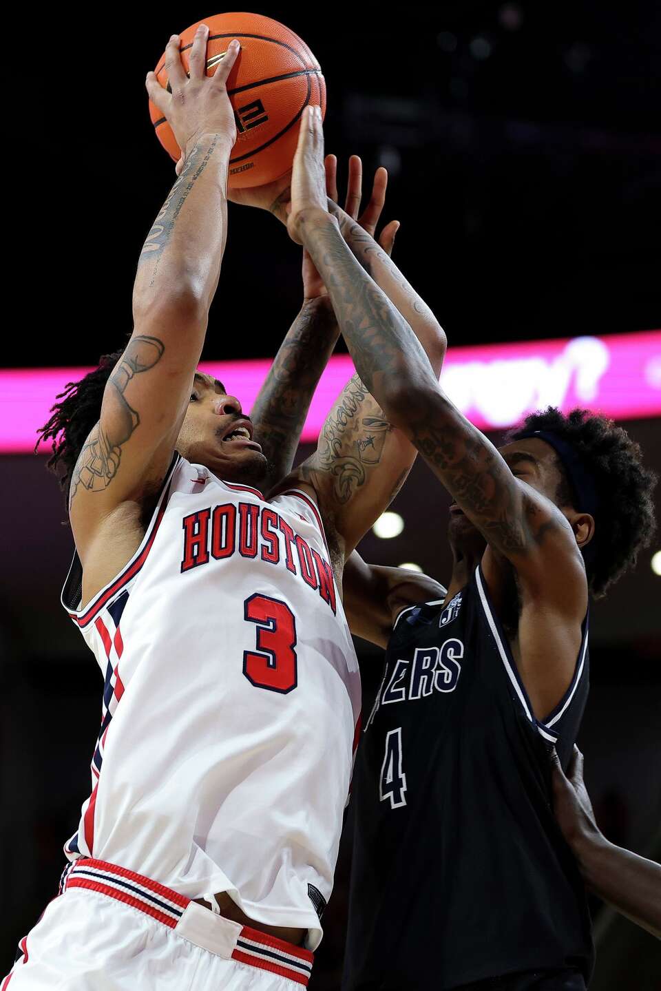 UH basketball: Jacob McFarland debuts for Cougars — at last