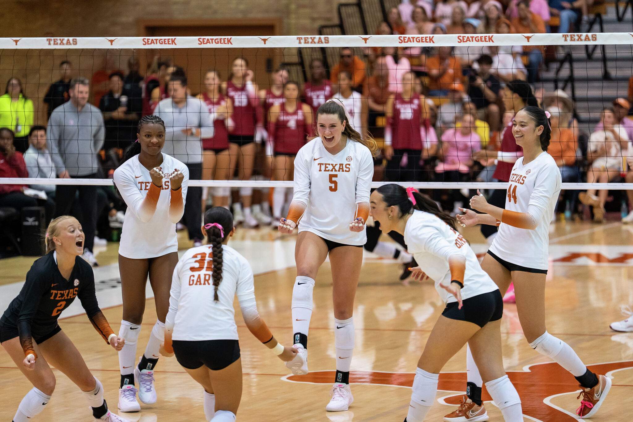 Texas Longhorns eye developer for 6,000-seat volleyball arena