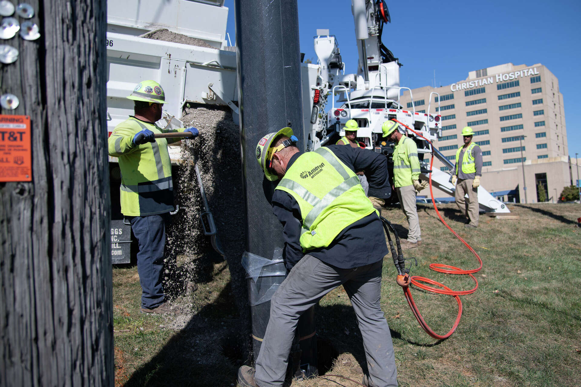 Ameren Illinois boosts grid with Trident composite poles