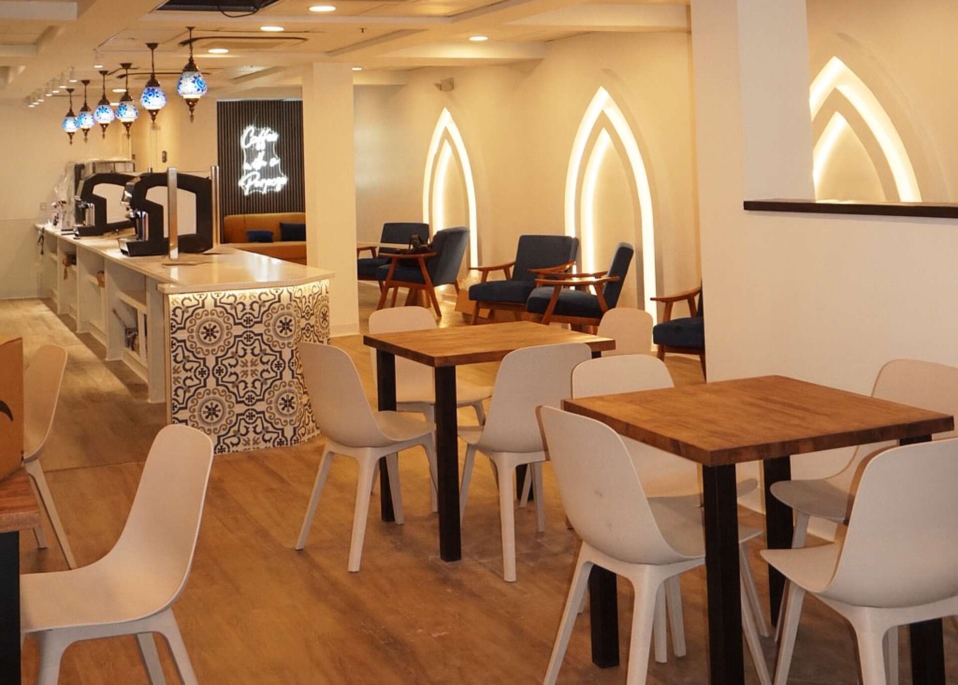 New Haven MOTW Coffee & Pastries expands halal eatery to Middletown