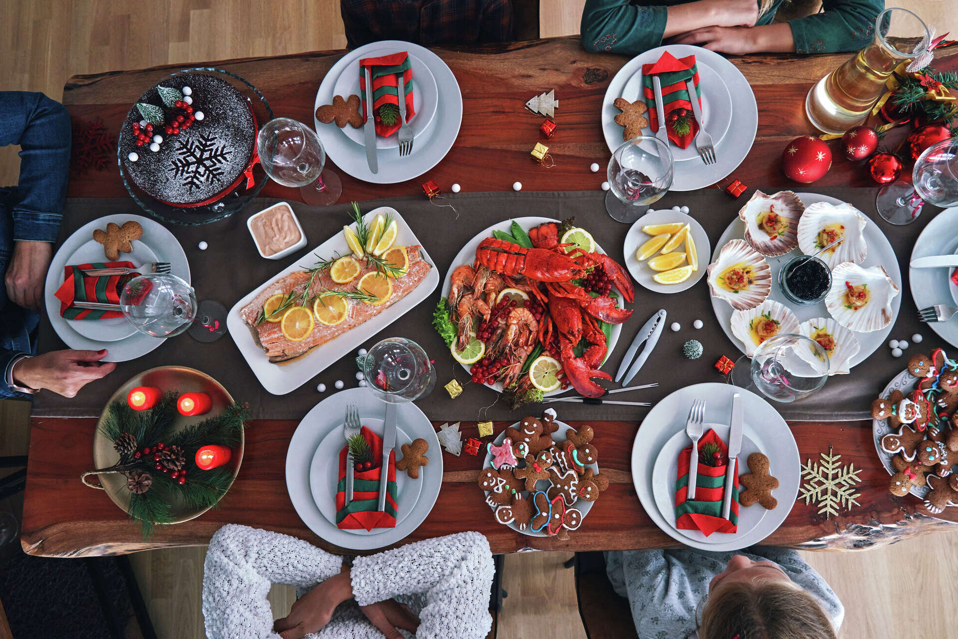 Where in CT to get Christmas and Christmas Eve dine-in, takeout dinner