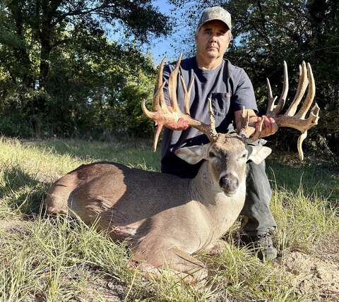 Hunter sets new Kaufman County record with 22-point buck