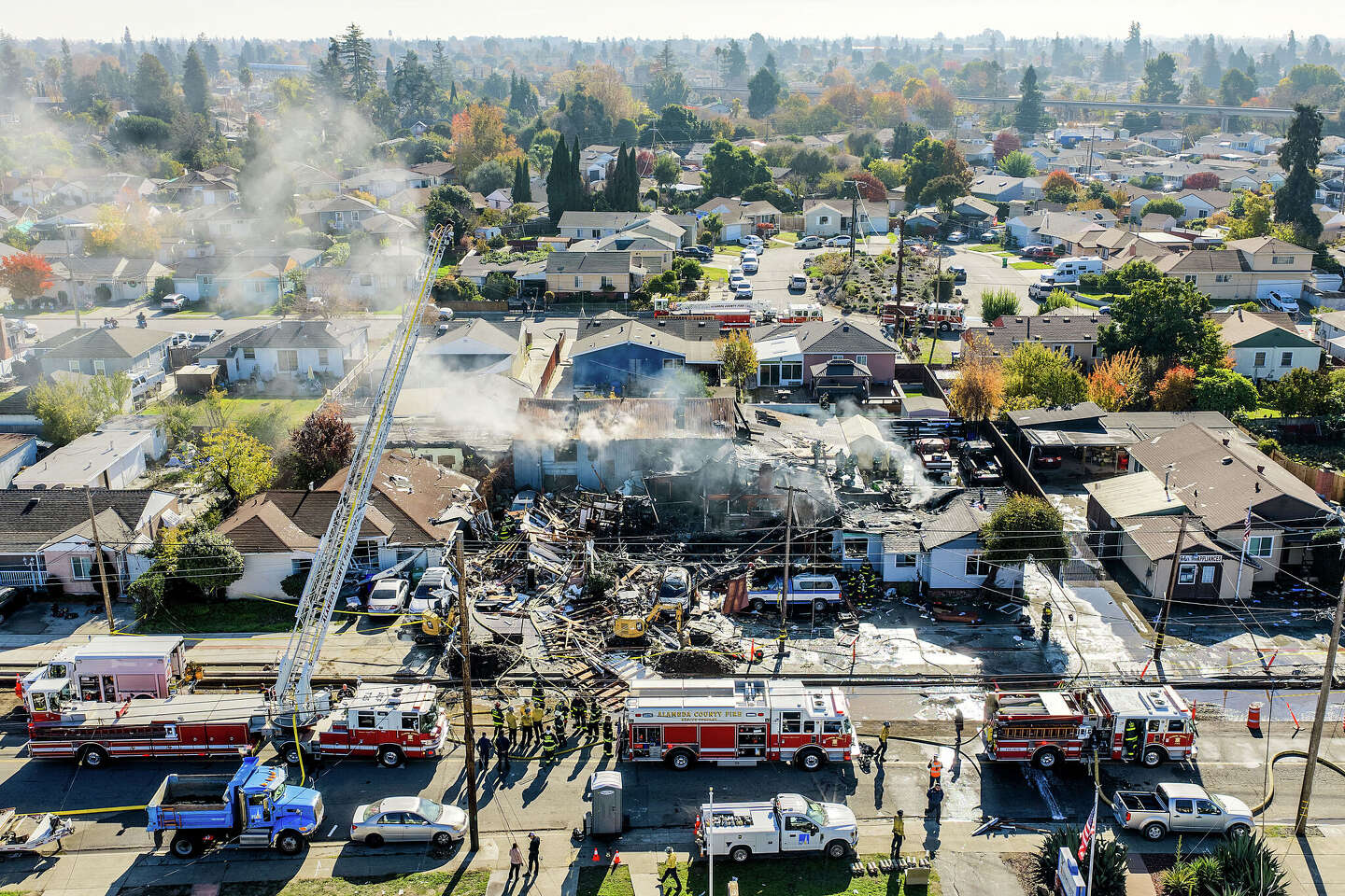 Explosion injures six near Hayward after crew strikes gas line