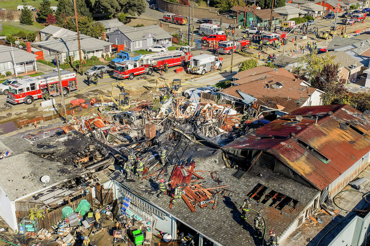 Explosion injures six near Hayward after crew strikes gas line