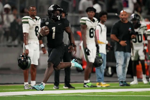 Texas’ most-offered high school football recruit is a 5-foot-7 dynamo