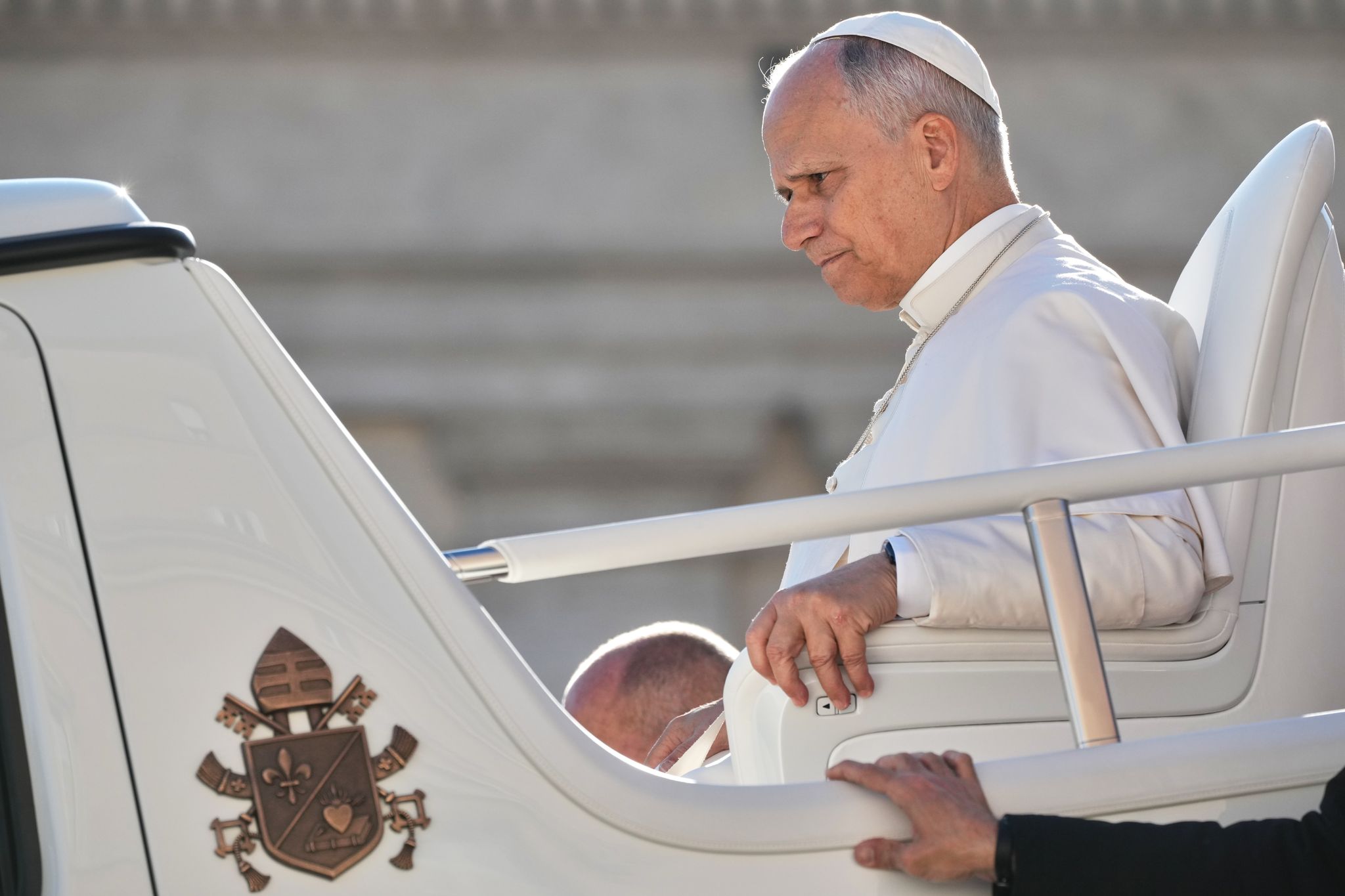 Pope meets with Italian secret agents and urges them to be ethical