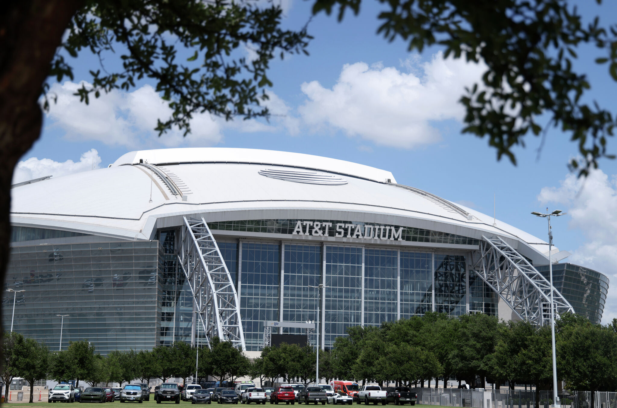 Cowboys stadium gets new turf from Colorado farm for World Cup