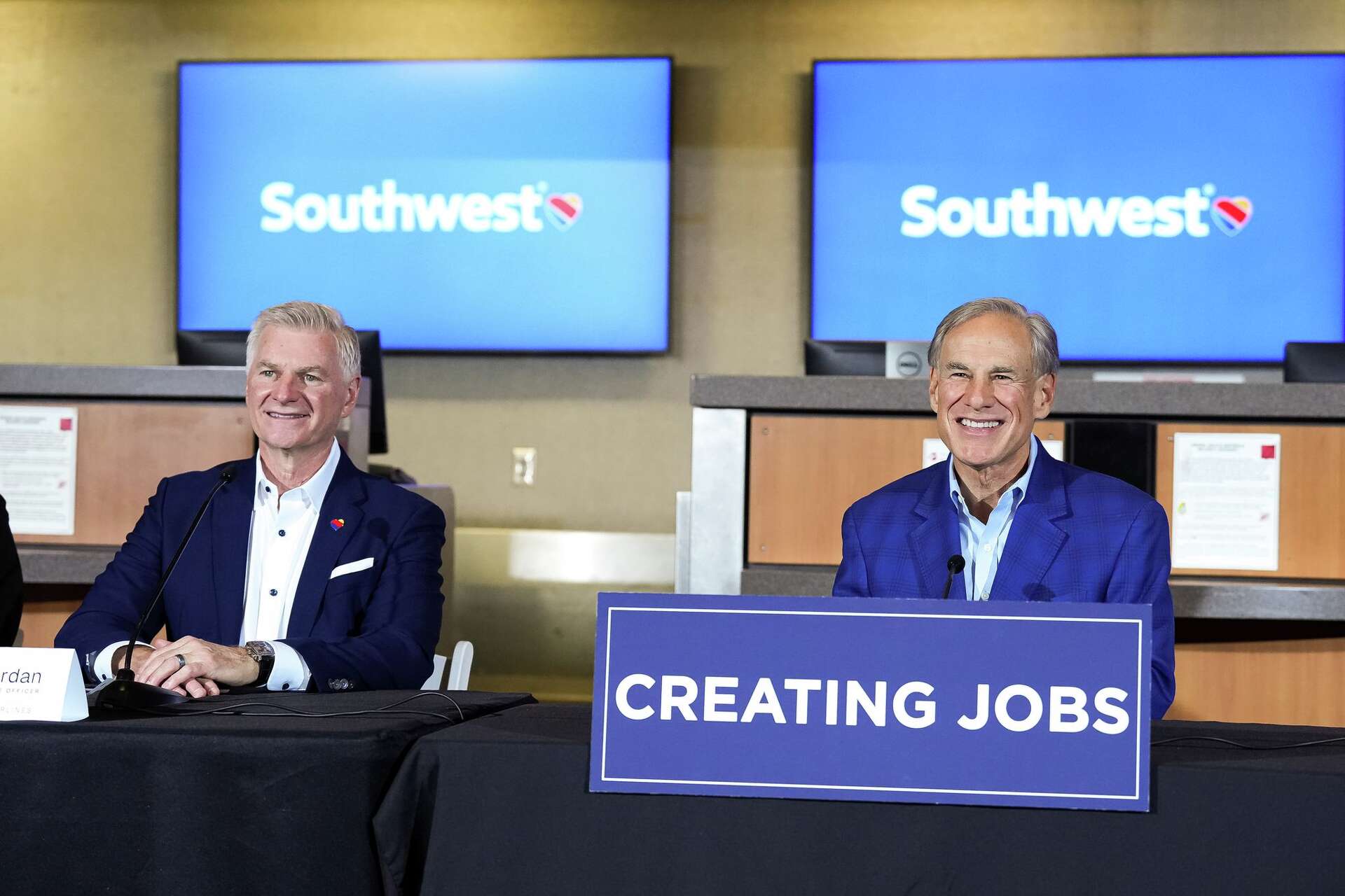Texas to invest $14 million as Southwest plans new Austin crew base