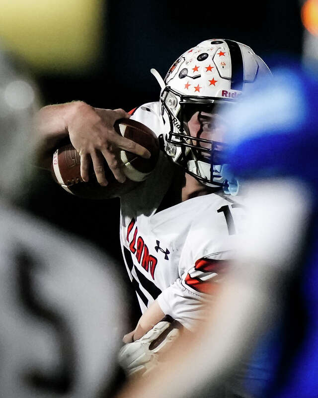 Llano vs Yoakum: Photos from the 3A Division I football semifinal