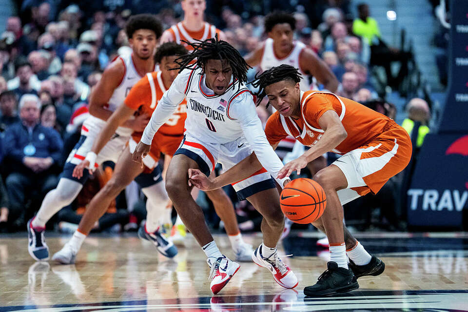 Texas basketball vs UConn game score: Live updates, how to watch