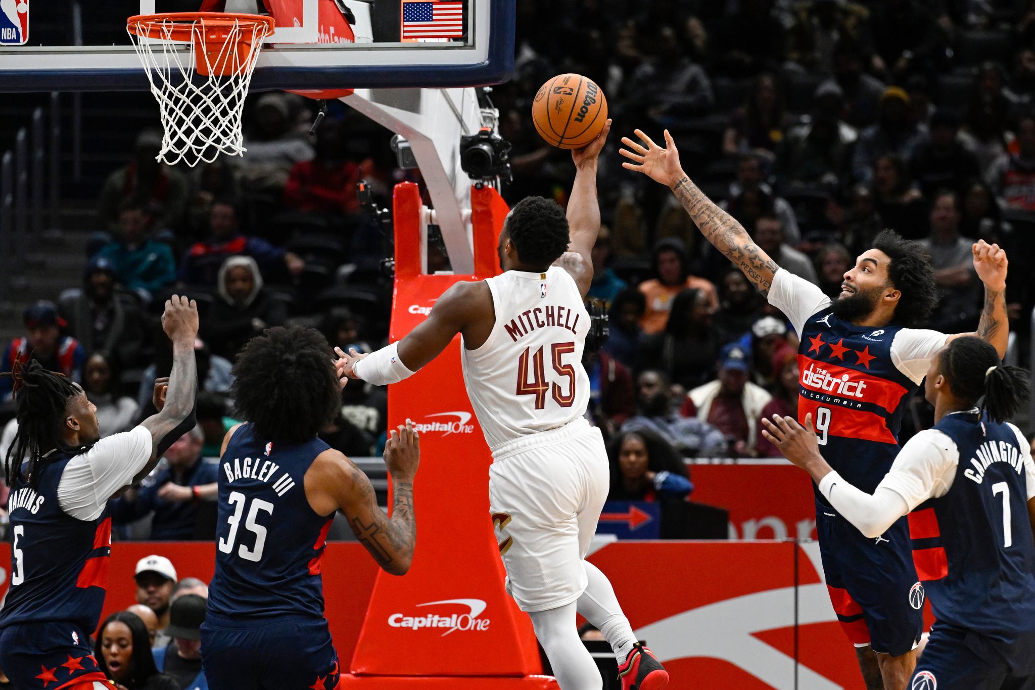 Mitchell anota 24 de sus 48 puntos en el último cuarto y Cavaliers ...