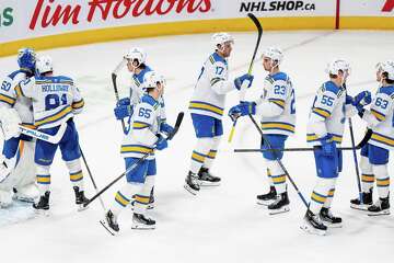 Blues beat Blackhawks 3-2 as Mailloux, Luff score first goals