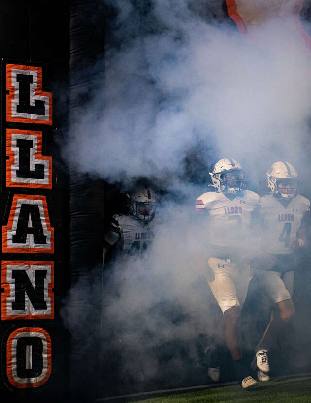 Llano vs Yoakum: Photos from the 3A Division I football semifinal