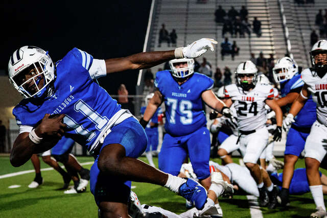 Llano vs Yoakum: Photos from the 3A Division I football semifinal