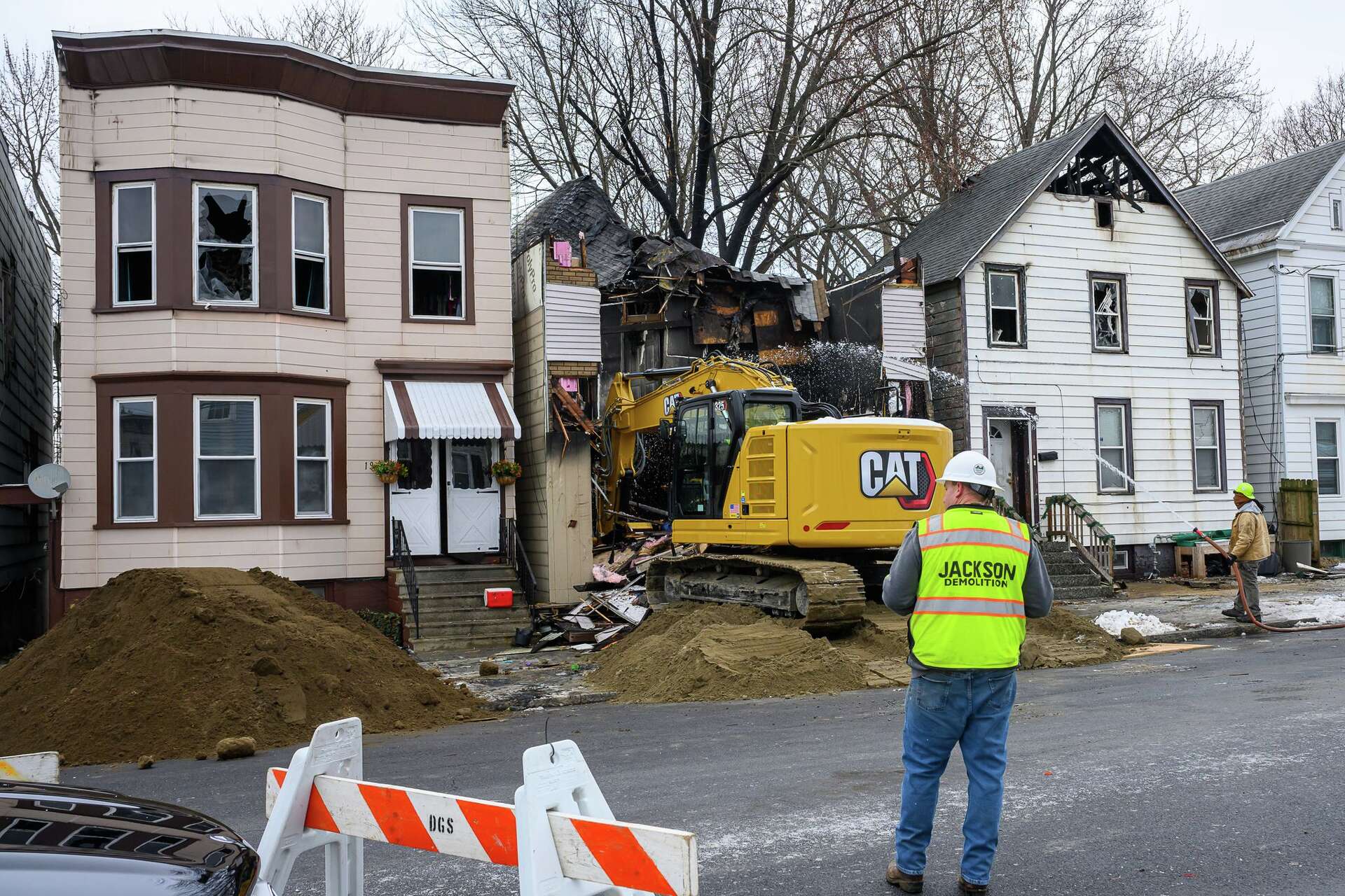 2 injured, 18 displaced in Albany fire on Garfield Place