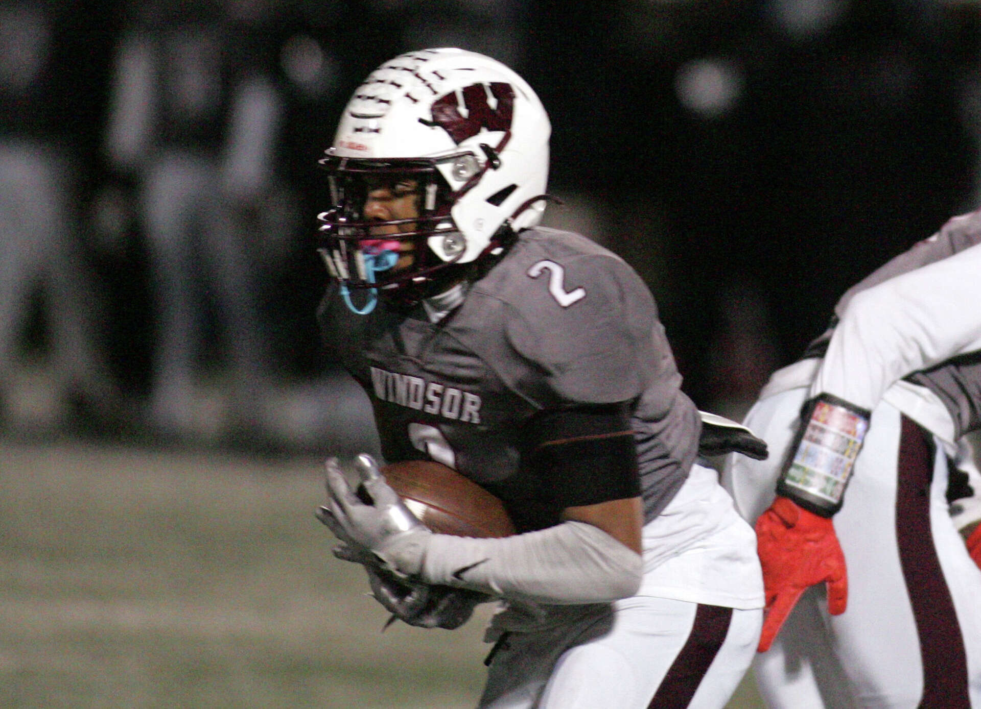 Windsor football wins CIAC Class MM championship over Bunnell