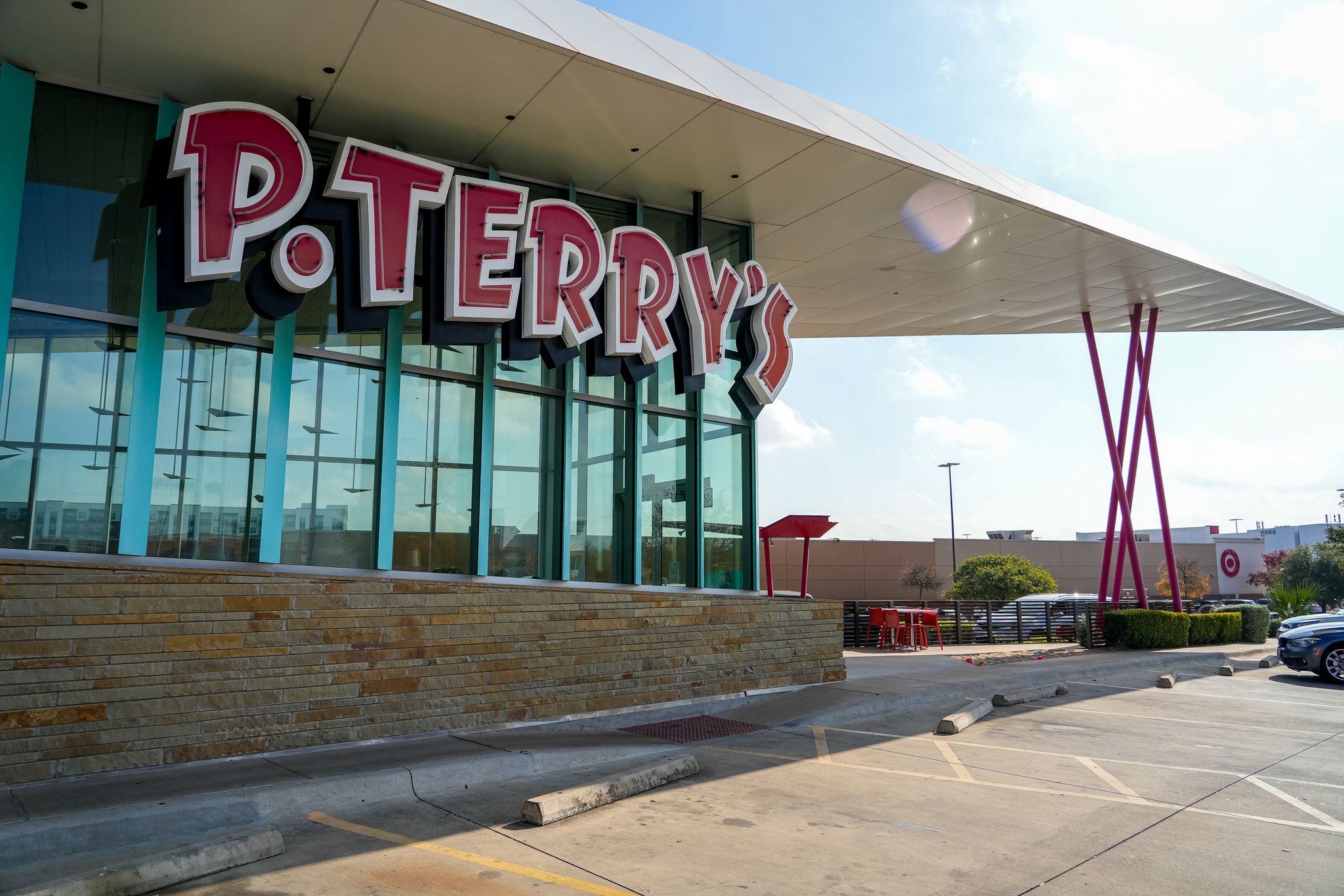 Austin burger chain P. Terry's shifting to employee ownership model