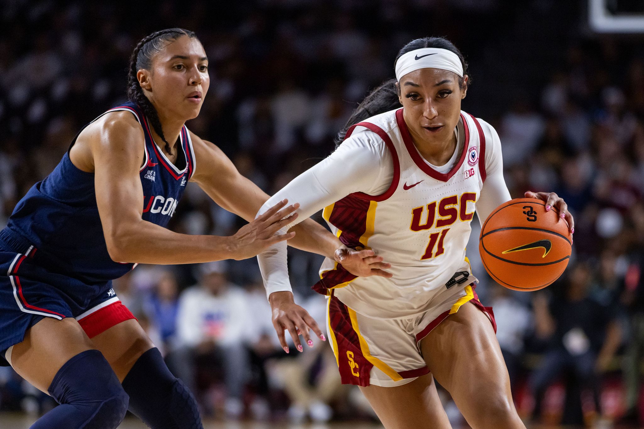 Azzi Fudd leads No. 1 UConn's 79-51 rout of 16th-ranked USC with JuJu ...