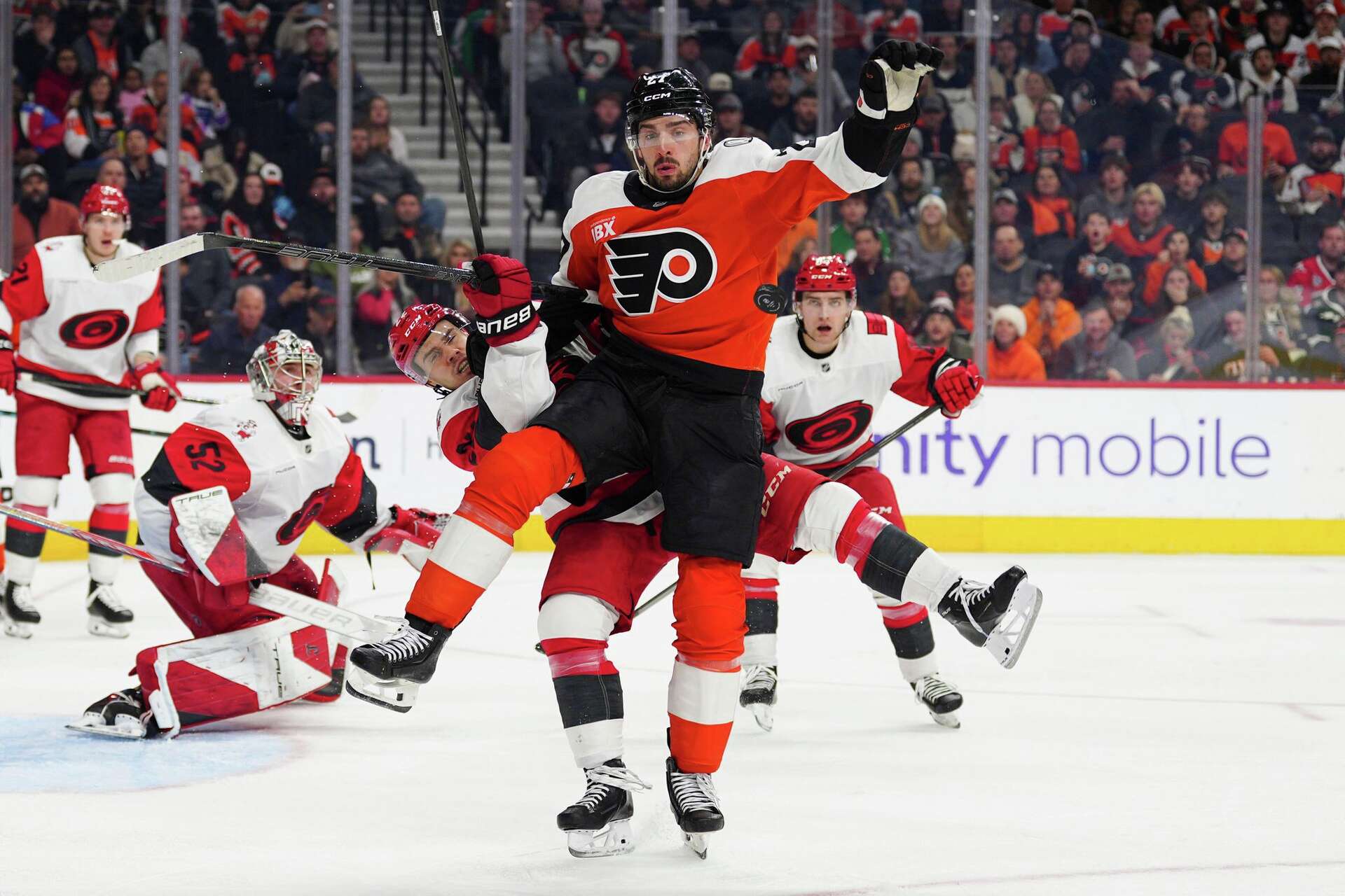 Jackson Blake scores in shootout as East-best Hurricanes top Flyers 4-3